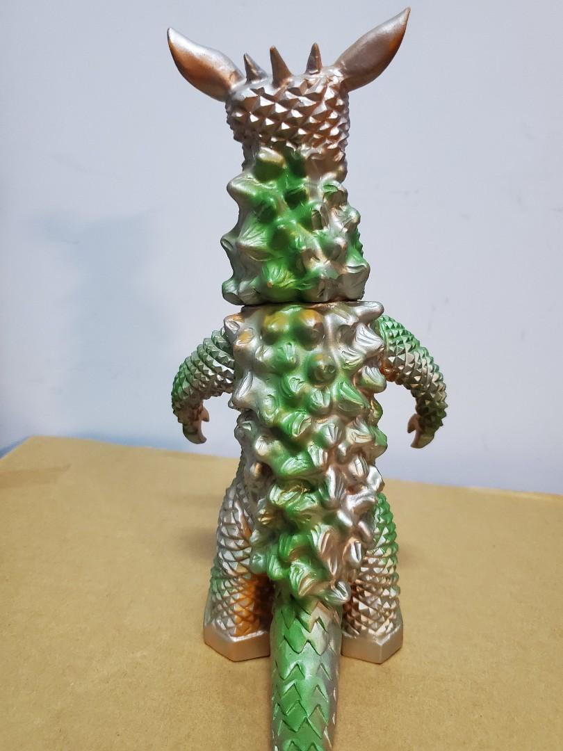 懷舊 腦波怪獸 超人 怪獸 搪膠 sofubi bullmark, 興趣及遊戲, 玩具 & 遊戲類 - Carousell