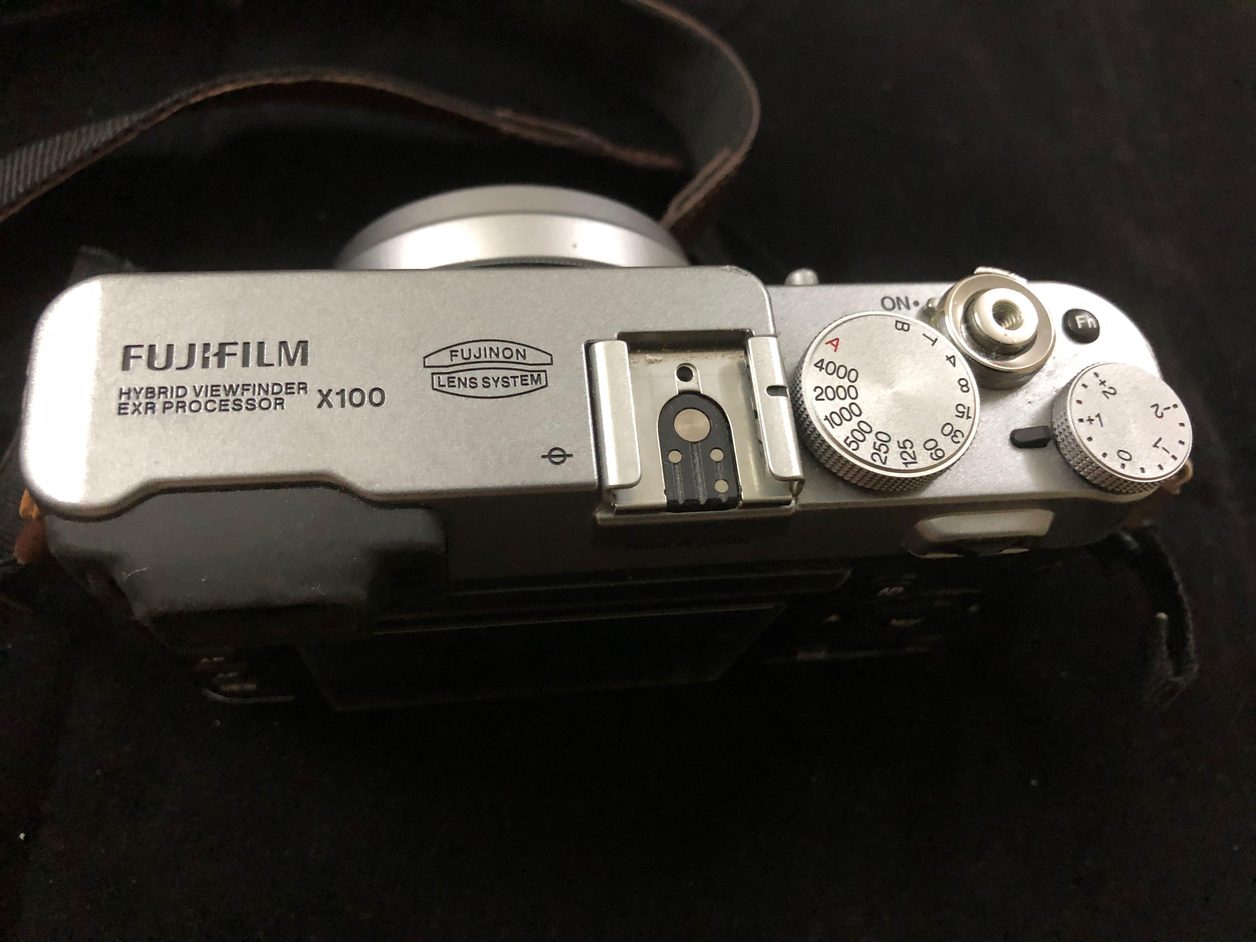 Fulifilm X100 full box superb condition, Photography, Cameras on Carousell