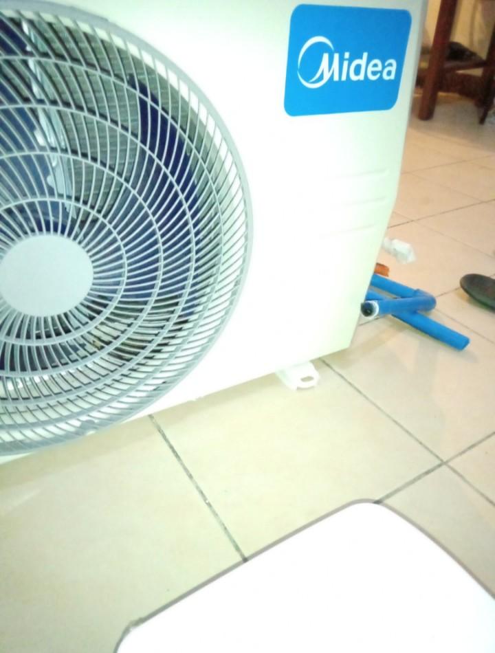 Midea 1.5 HP Inverter split type aircon, TV & Home Appliances, Air ...