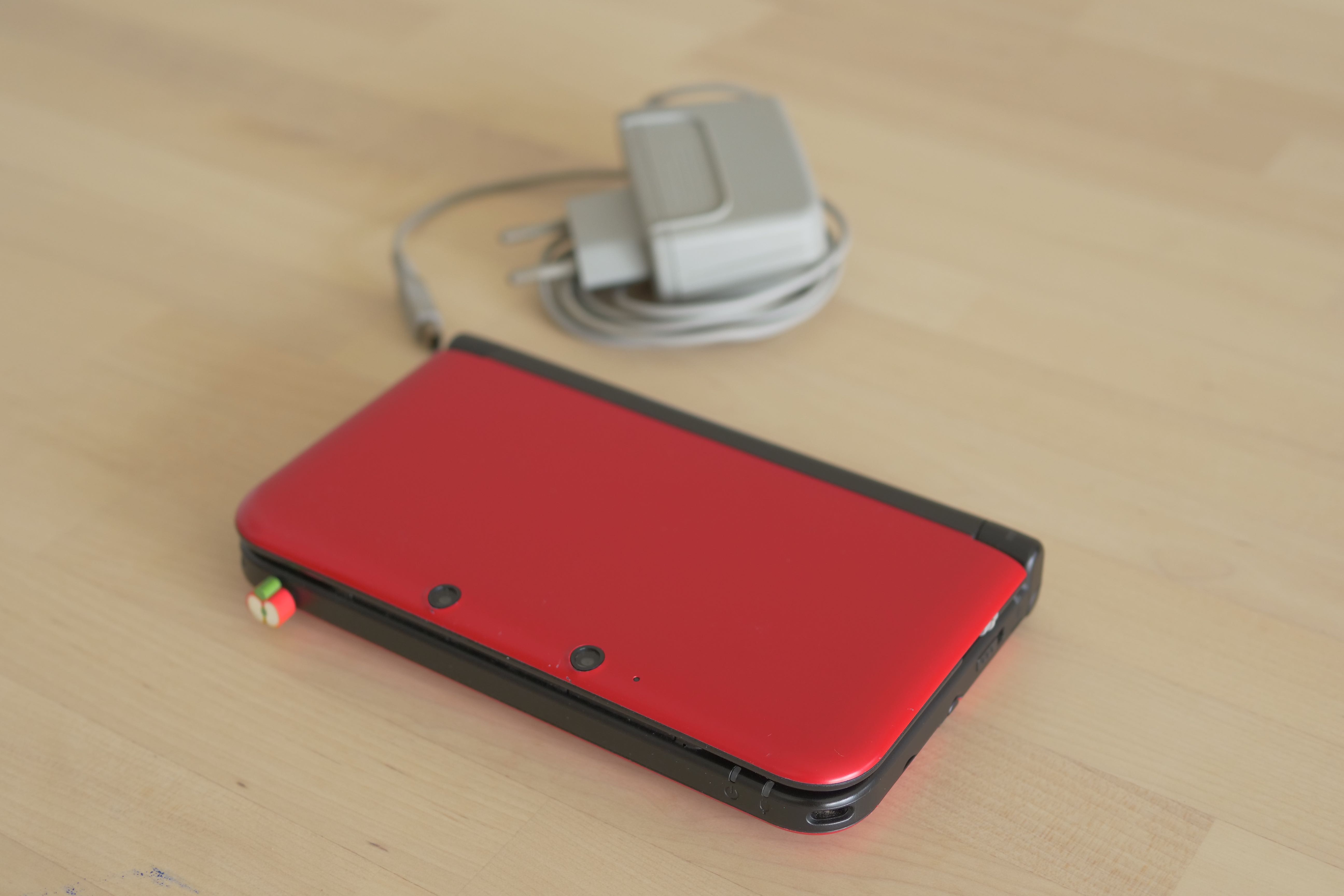 Nintendo 3DS XL (Red) Full Set with 4 games, Video Gaming, Video Games ...