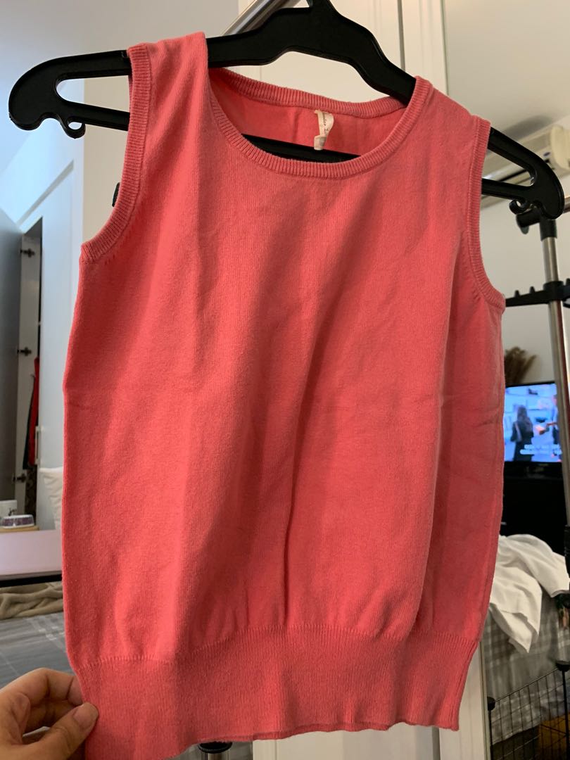 Preppy Peach Vest Knitwear MECQ SALE!!!, Women's Fashion, Tops, Others ...