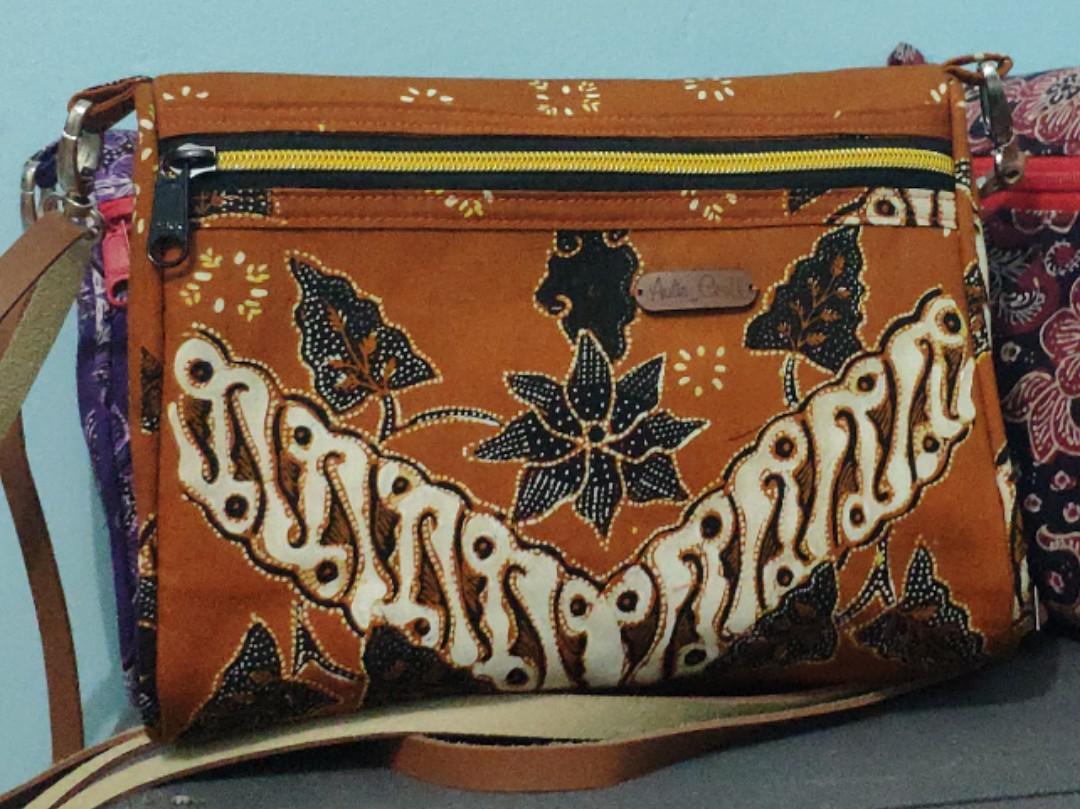tas batik, Fesyen Wanita, Tas & Dompet di Carousell