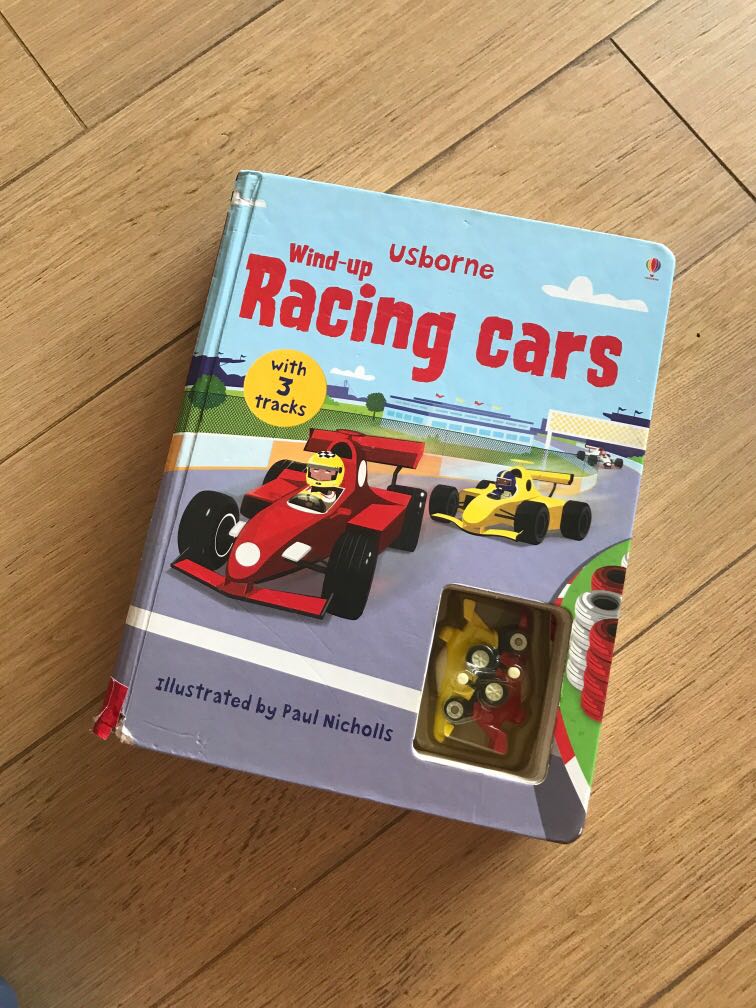 送 Usborne Wind-up Racing cars 超大本，超厚, 兒童＆孕婦用品, 嬰兒玩具 - Carousell