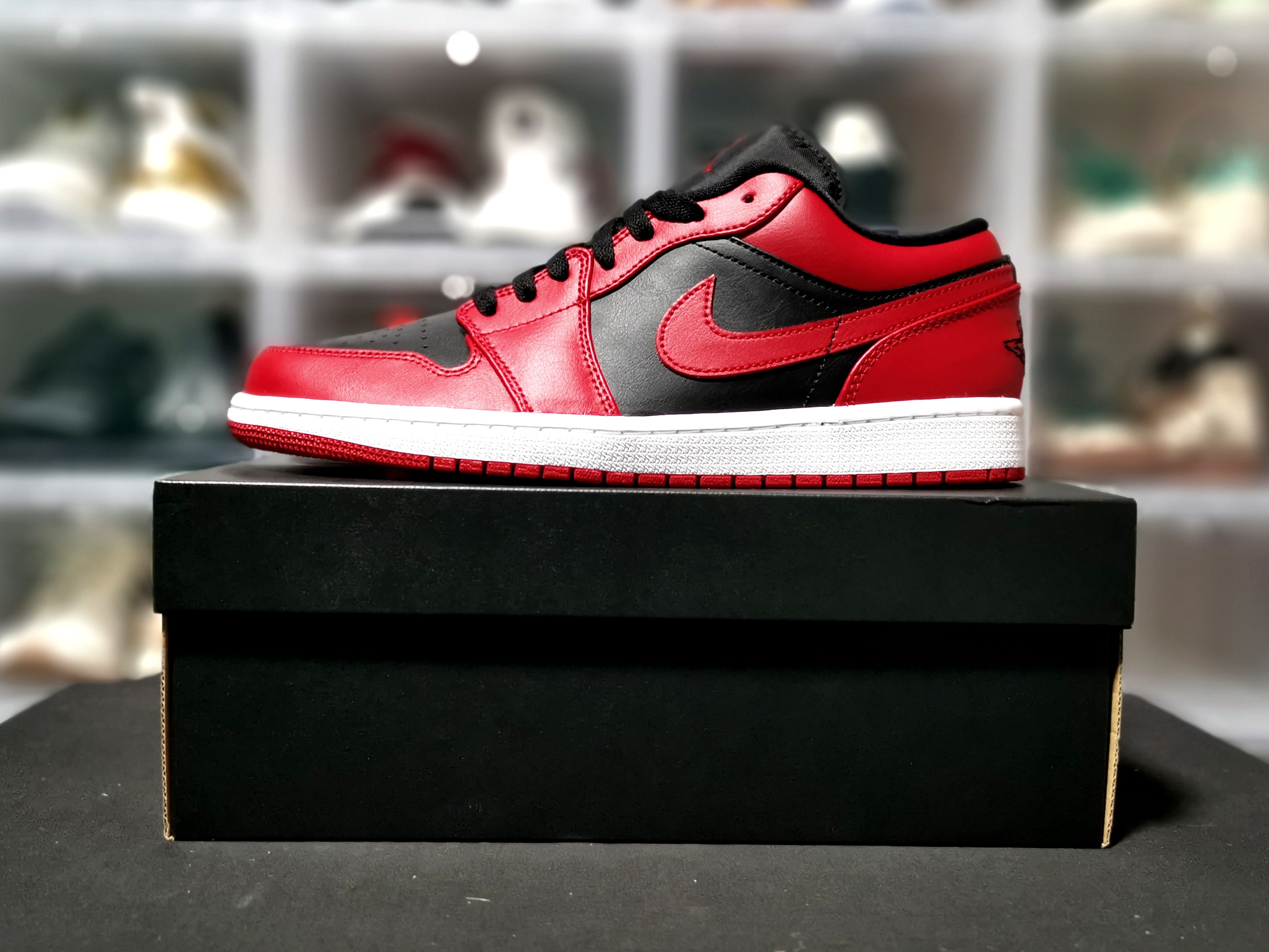 Air Jordan 1 Reverse Bred, Men's Fashion, Footwear, Sneakers on Carousell