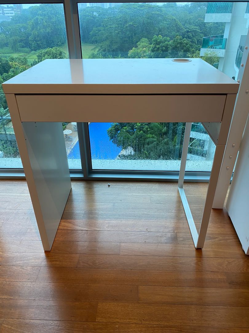 Simple White Desk, Furniture & Home Living, Kitchenware & Tableware ...