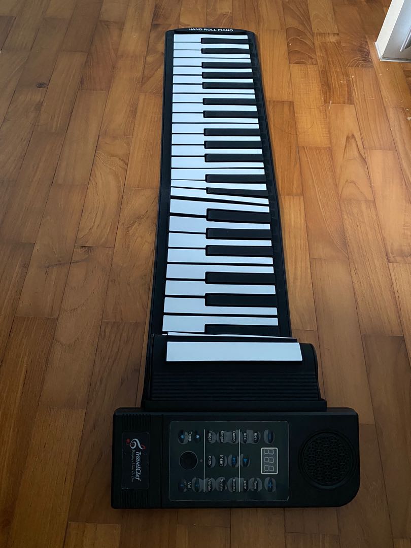 Travel clef rolled piano, Hobbies & Toys, Music & Media, Musical ...