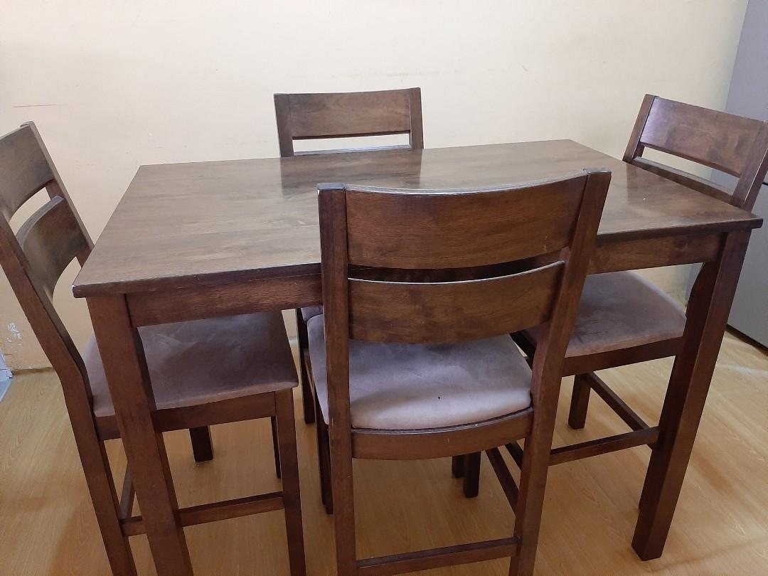 Meja makan 4 seater, Furniture & Home Living, Furniture, Sofas on Carousell