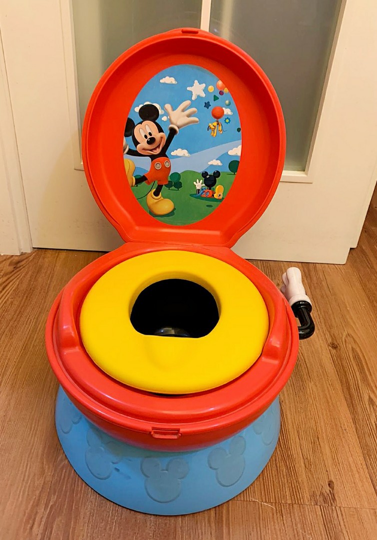 Mickey Potty 米奇 幼兒發聲 學習廁所, 兒童＆孕婦用品, 嬰兒及小童流行時尚 - Carousell