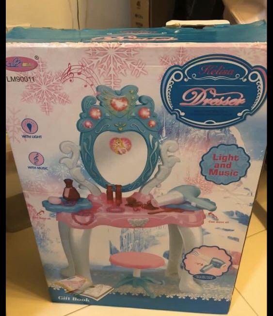 Princess dressing table, Babies & Kids, Baby Nursery & Kids Furniture ...