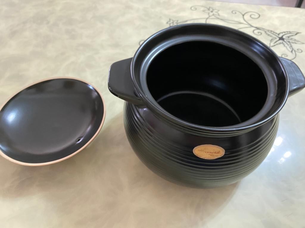 La Gourmet claypot with ceramic lid, Furniture & Home Living ...