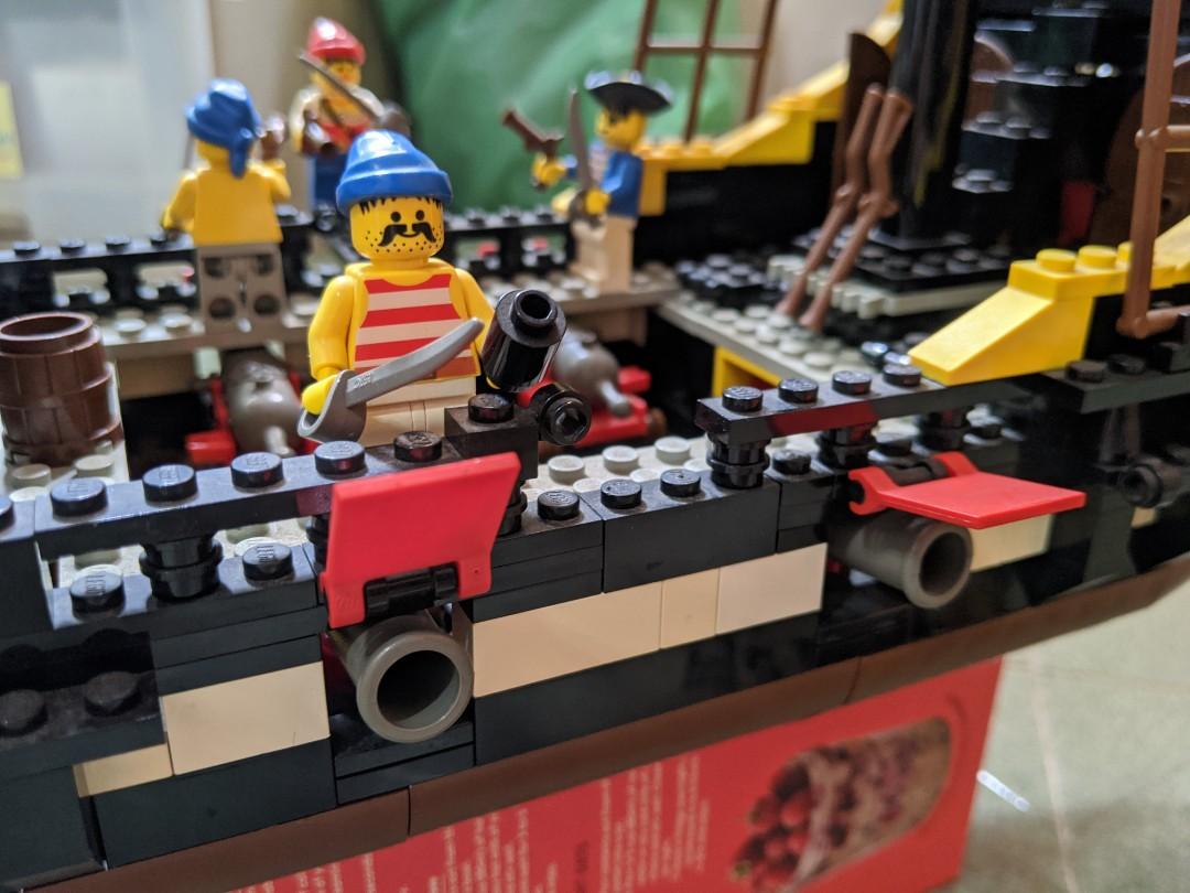 LEGO Black Seas Barracuda Pirate Ship (10040-1, LEGENDS) Original ...