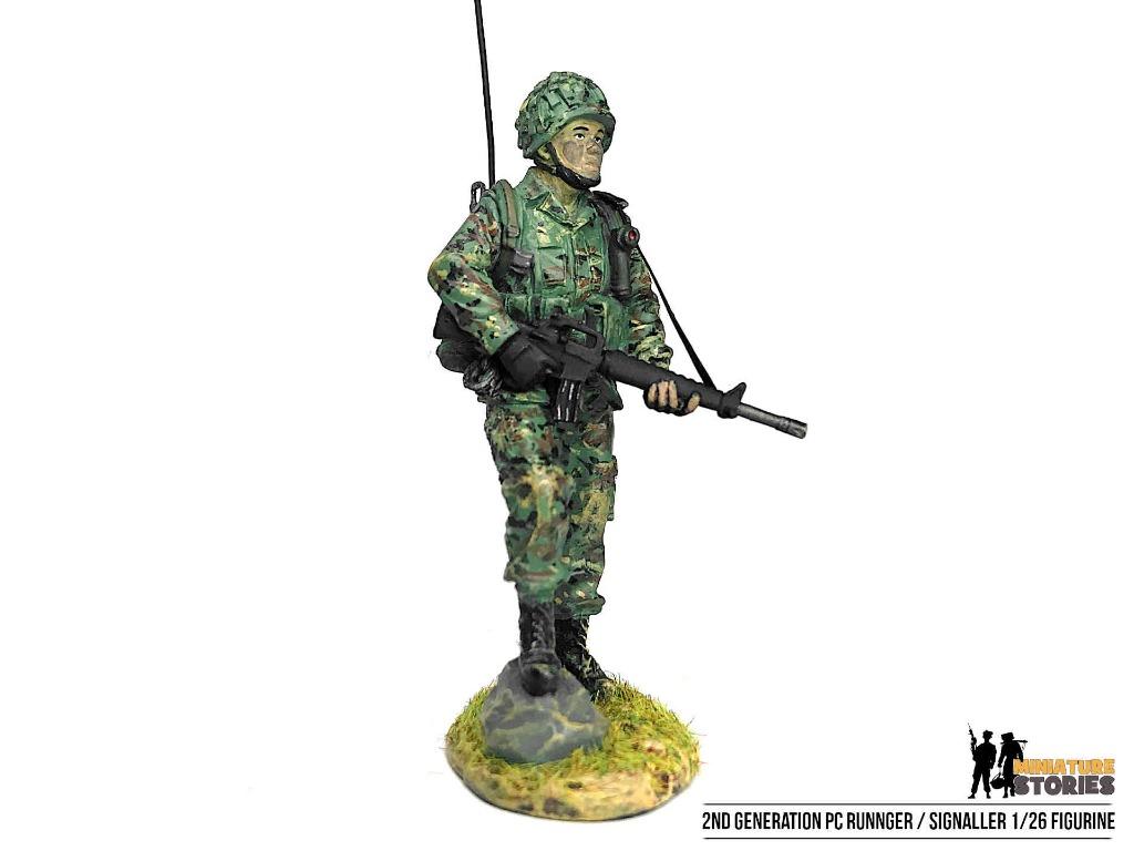 PC Runner / Signaller with Communications Set - Singapore Army Soldier ...