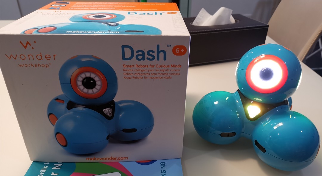 Dash - Smart Robots for Curious Minds, Hobbies & Toys, Toys & Games on ...
