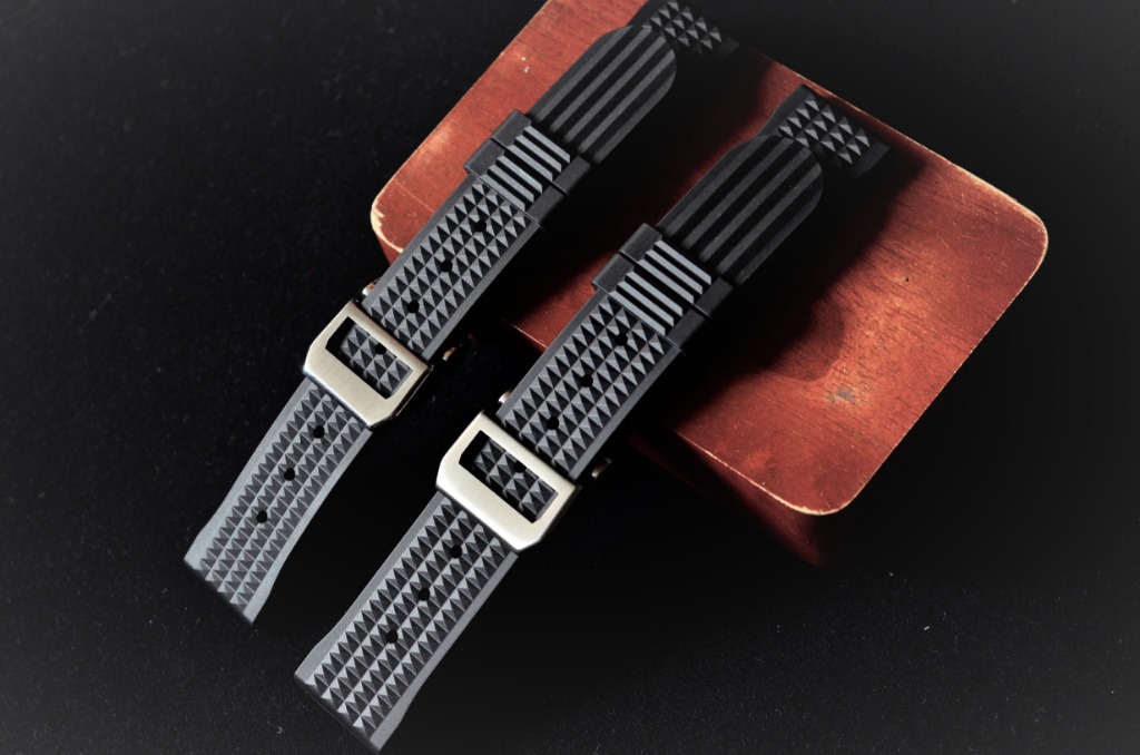 20 & 22mm Rubber waffle strap with Stainless steel brush deployment ...