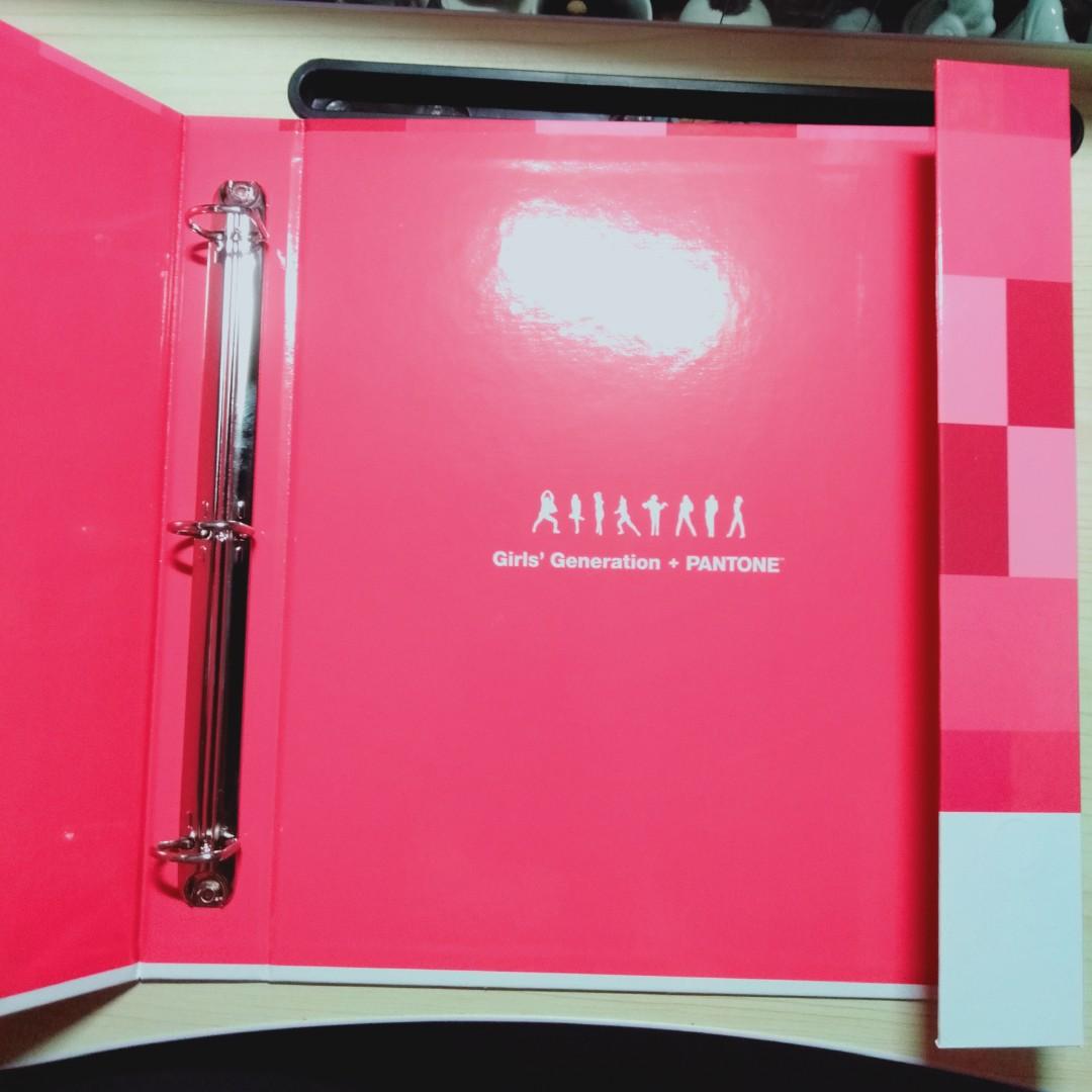 SNSD Girls' Generation 2019 Pantone Binder (RARE), Hobbies & Toys ...