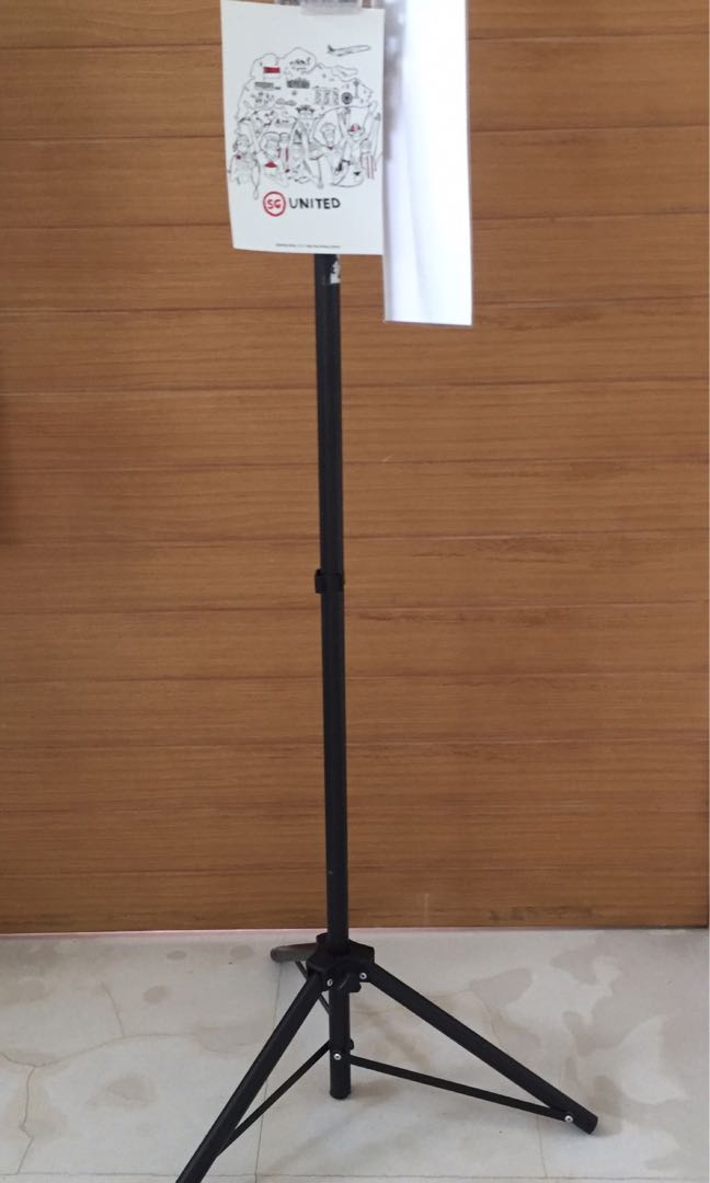 Standy (adjustable height) display multiple posters, Bulletin Board ...