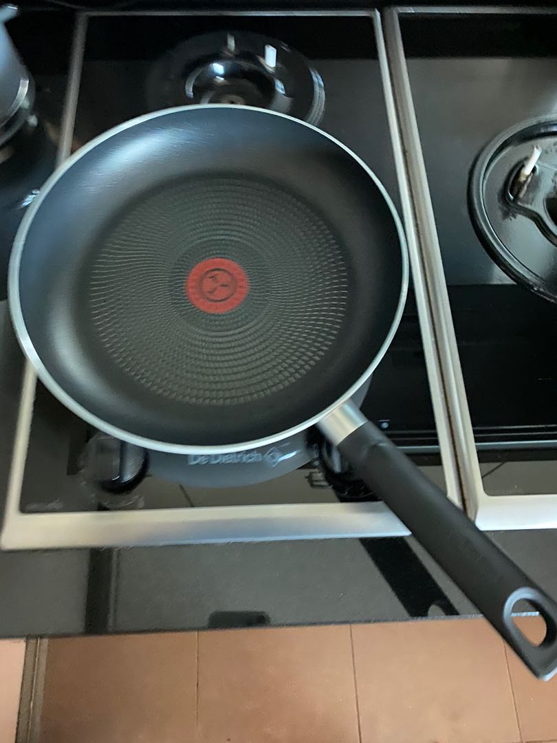 Tefal Non-stick Flying Pan (limited edition), Furniture & Home Living ...