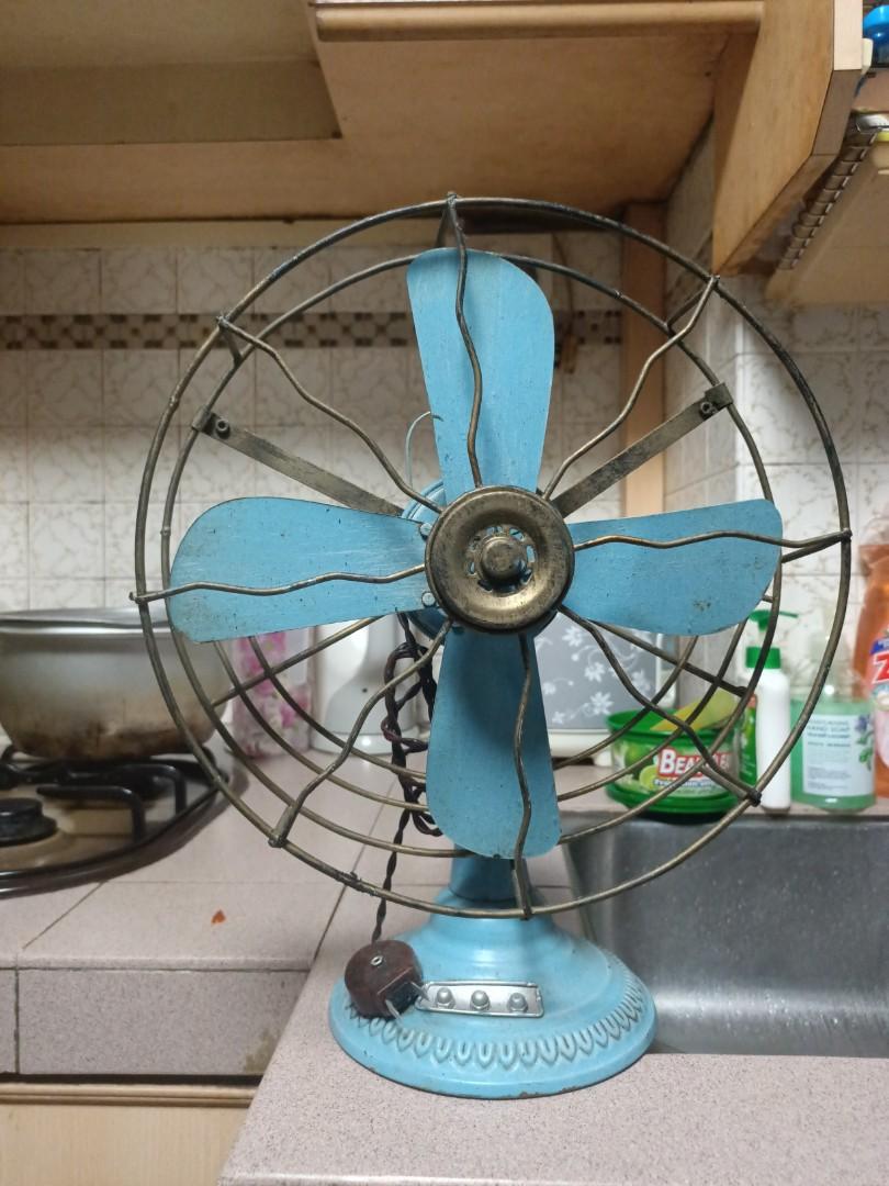 Vintage display fan, Furniture & Home Living, Home Decor, Frames ...