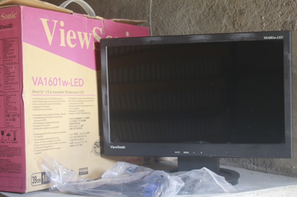LED monitor with complete cables, Computers & Tech, Parts & Accessories ...