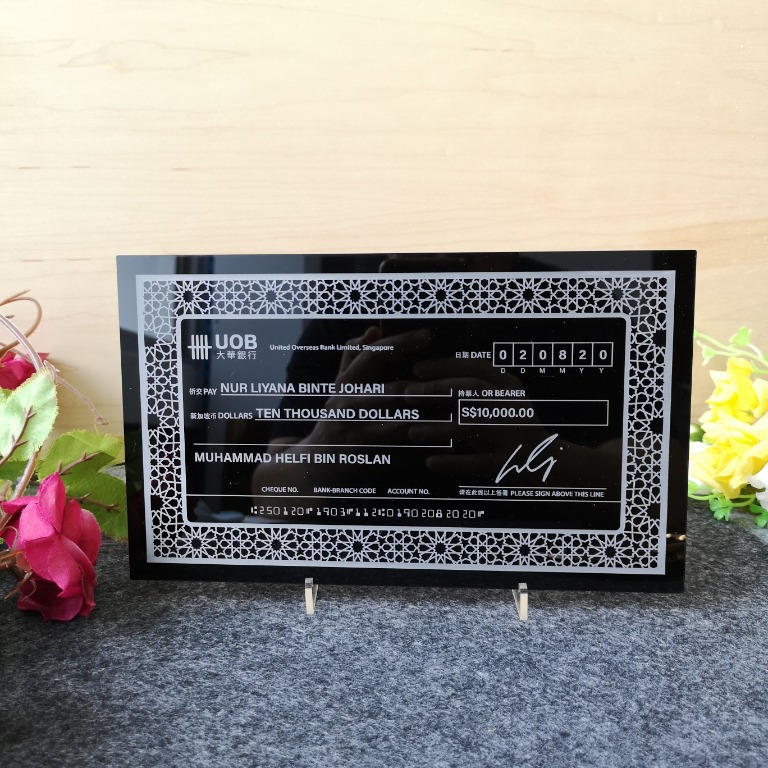 Mockup Cheque with Frame Design , Everything Else on Carousell