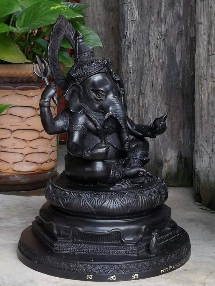 Phra Pikanet Bucha By LP Hong Wat Petchburi BE2547 Thai Amulet, Hobbies ...