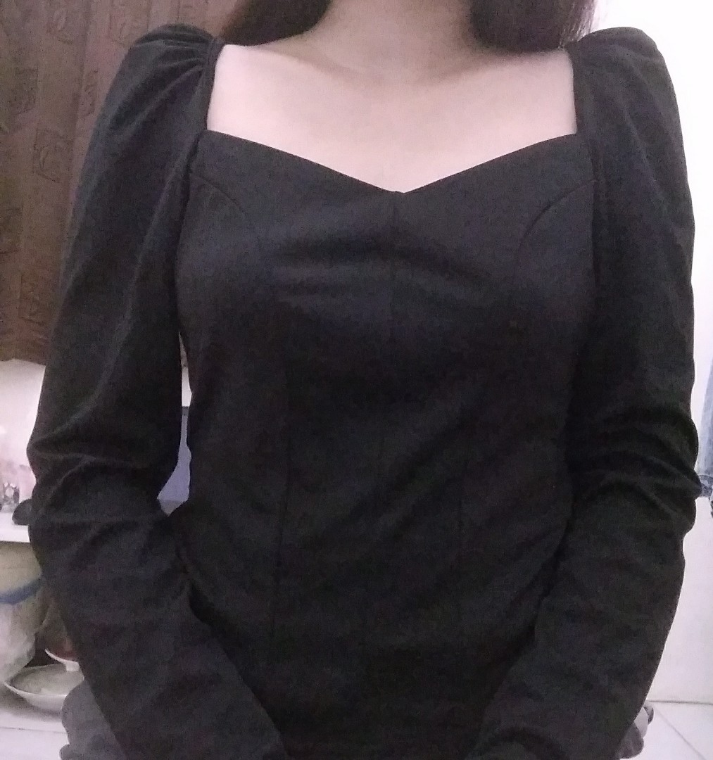 Puffy top, Fesyen Wanita, Pakaian Wanita, Atasan di Carousell