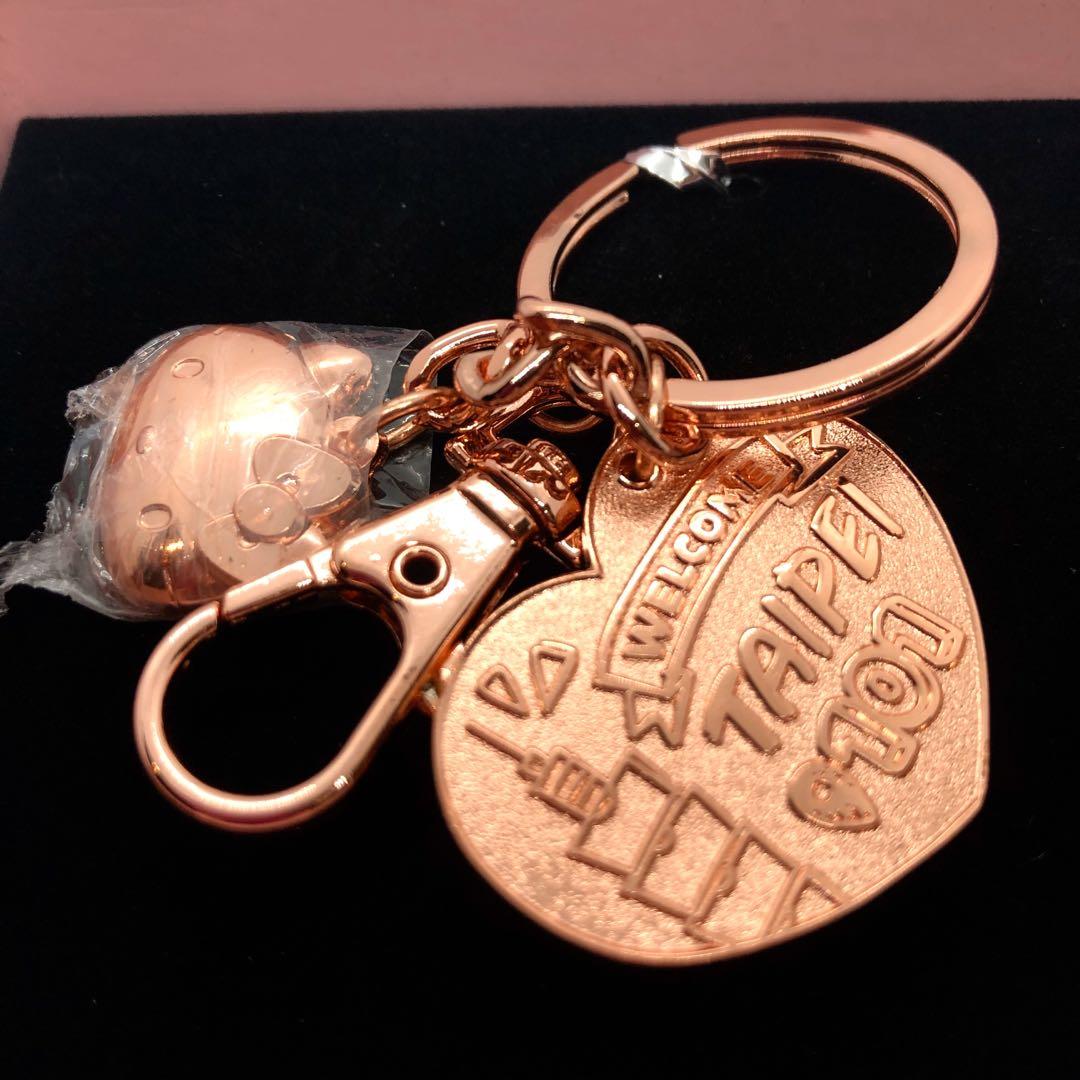 Taipei 101 Hello Kitty Keychain, Everything Else, Others on Carousell