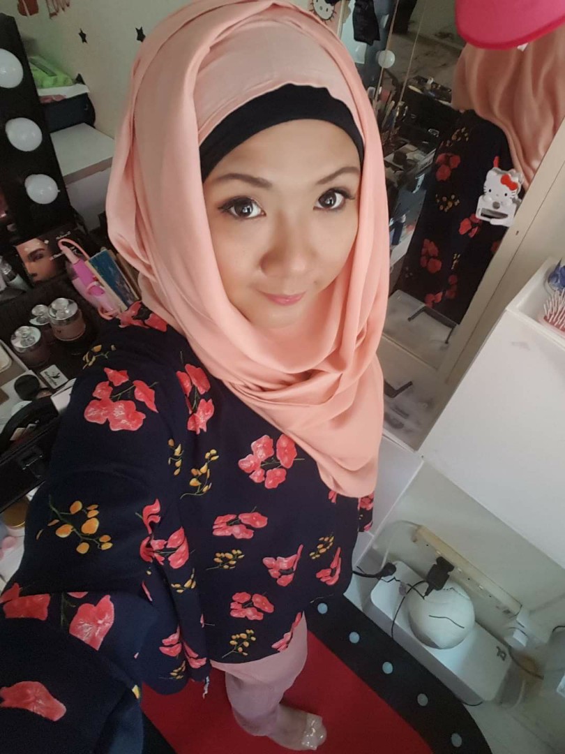 Hoojab Hijab Pearl Daisy Amenakhin pink nude, Women's Fashion, Muslimah ...