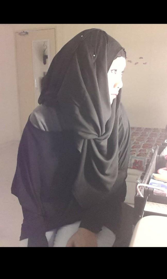 Hoojab Hijab Pearl Daisy Amenakhin black, Women's Fashion, Muslimah ...