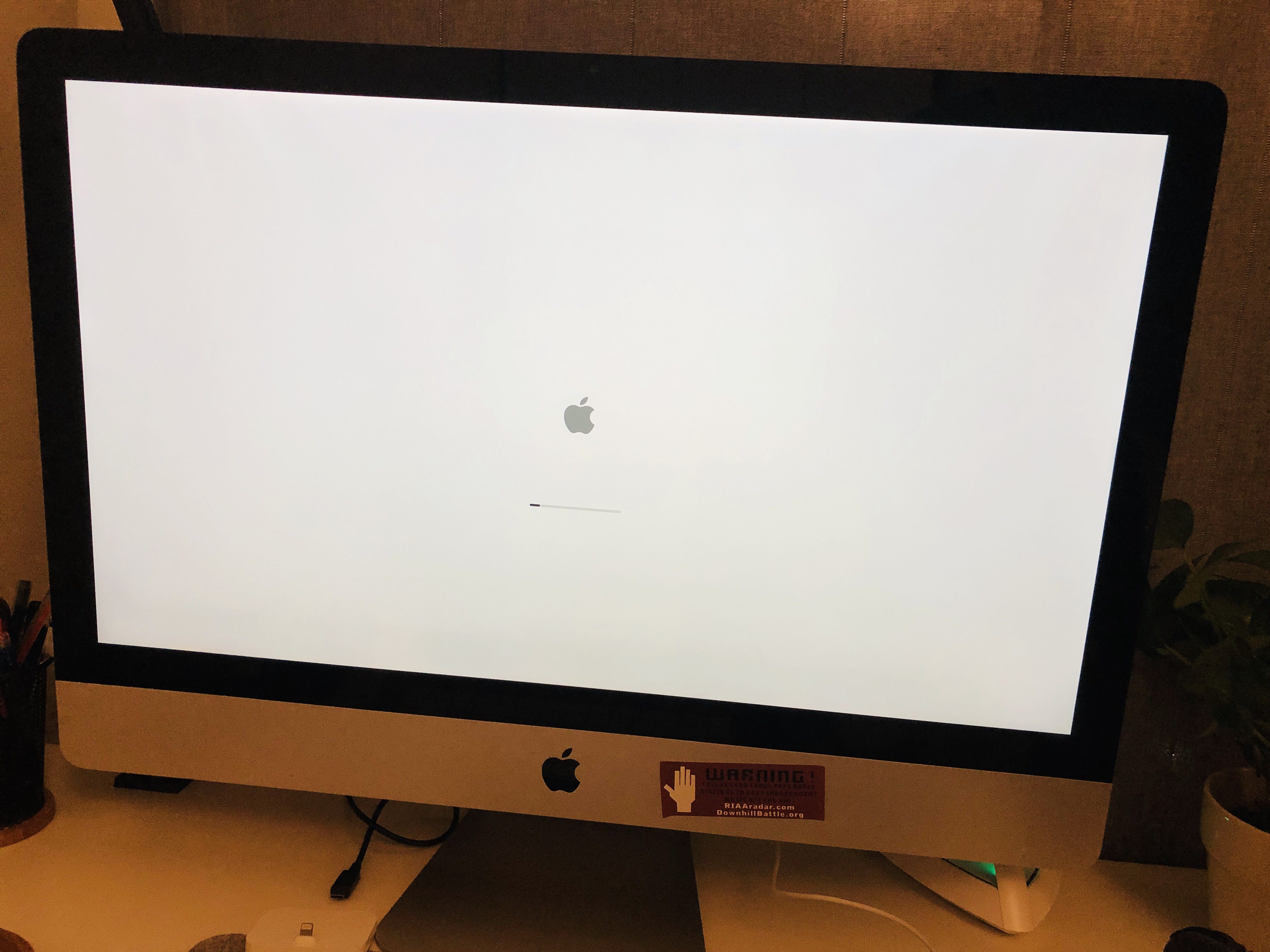 iMac 27 inch Mid 2010, Computers & Tech, Desktops on Carousell