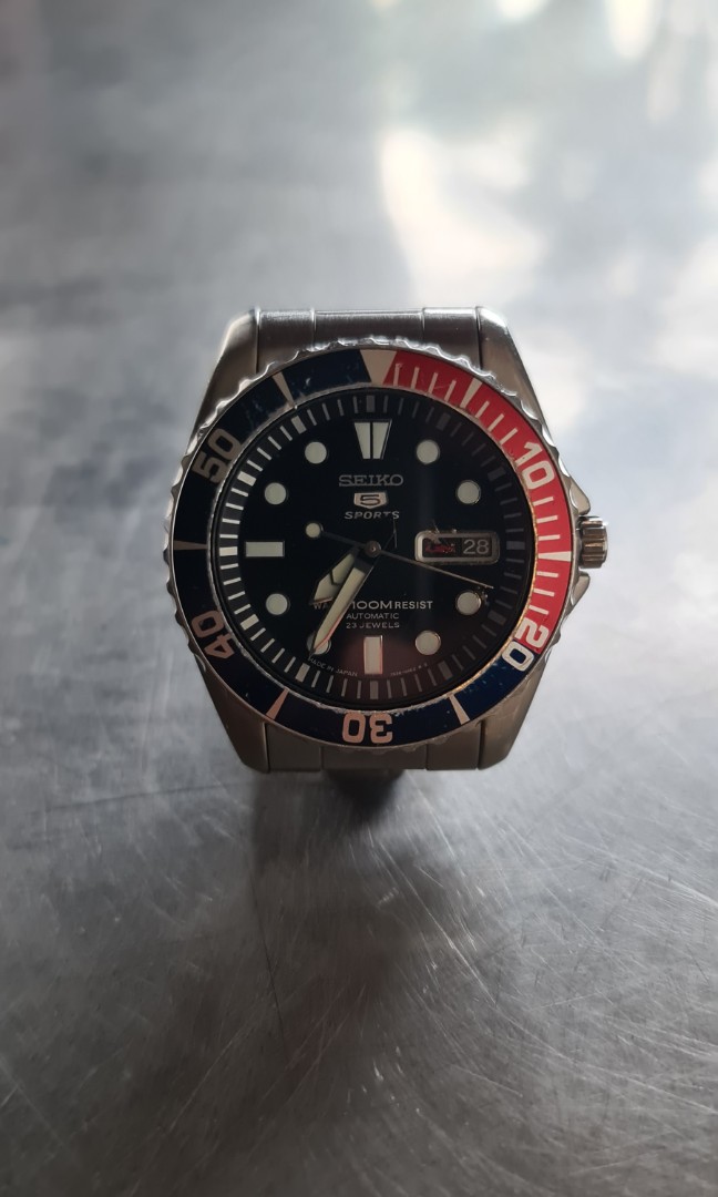 Seiko 5Watch, Men's Fashion, Watches & Accessories, Watches on Carousell