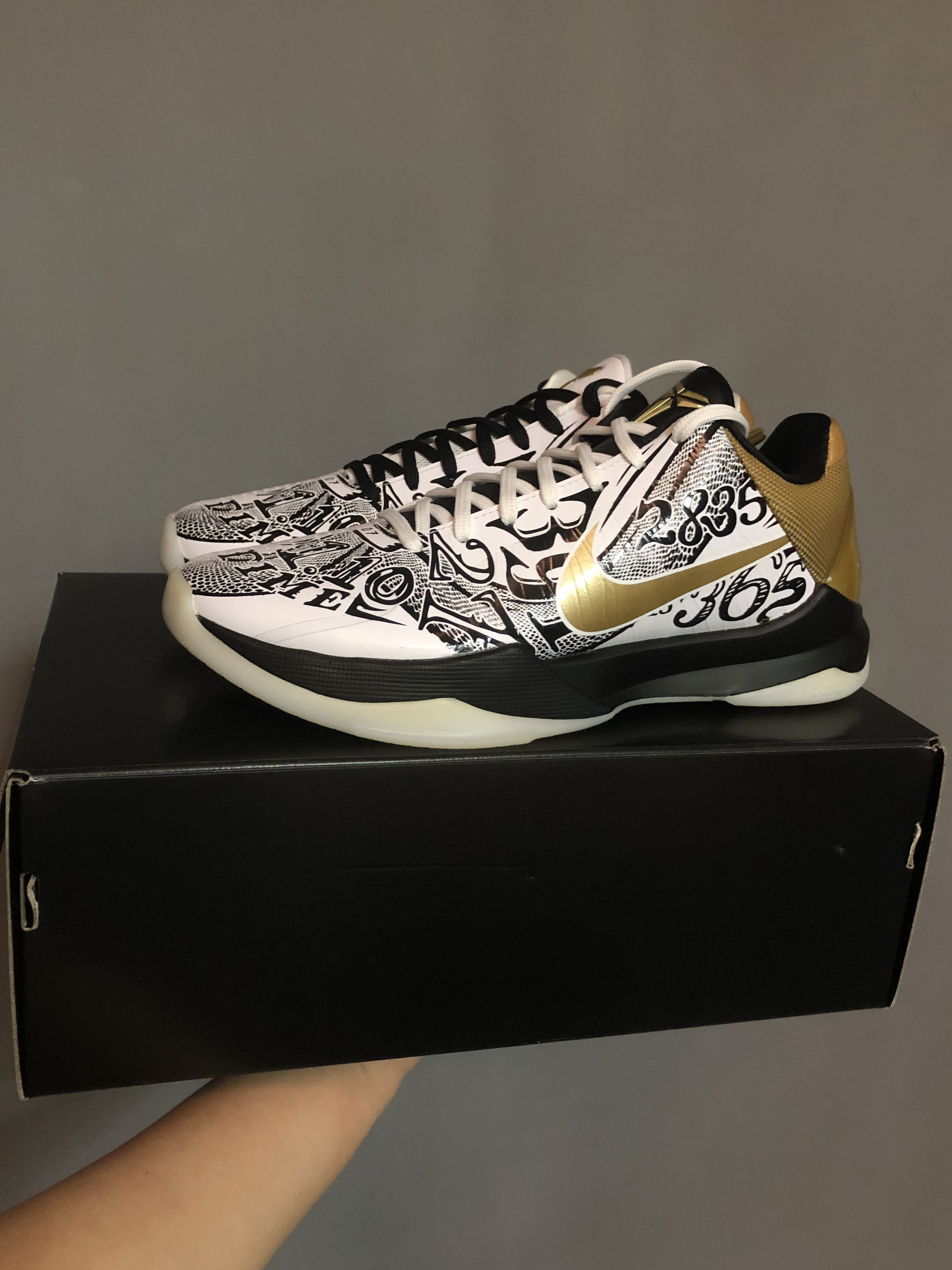 kobe proto 5 “Big stage”, Men's Fashion, Footwear, Sneakers on Carousell