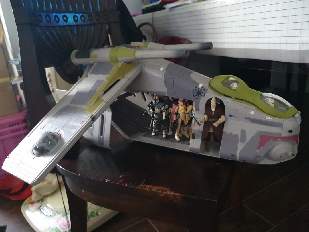 Star Wars Clone Wars Republic Gunship with Jedi and Troopers, Toys ...