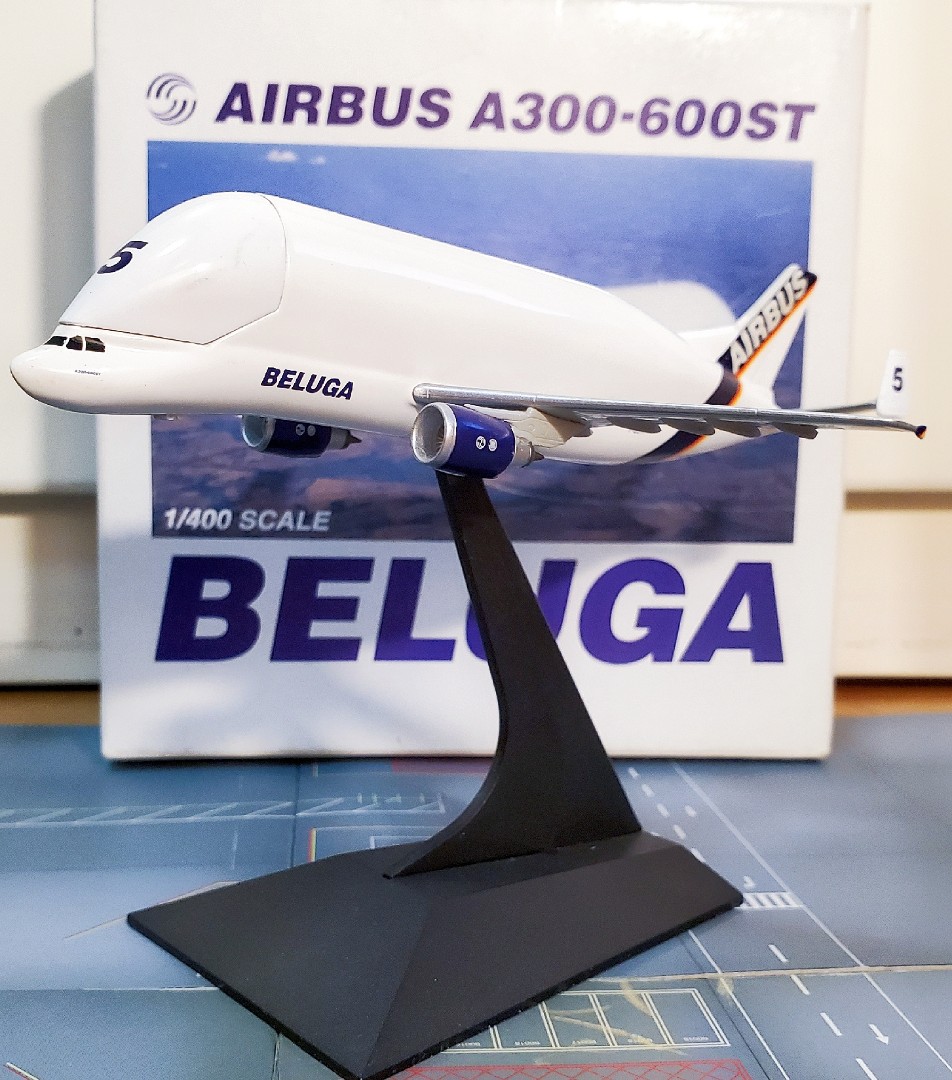 Airbus A300-600ST Beluga 1:400 Plane Model 飛機模型, 興趣及遊戲, 收藏品及紀念品, 明星周邊 - Carousell
