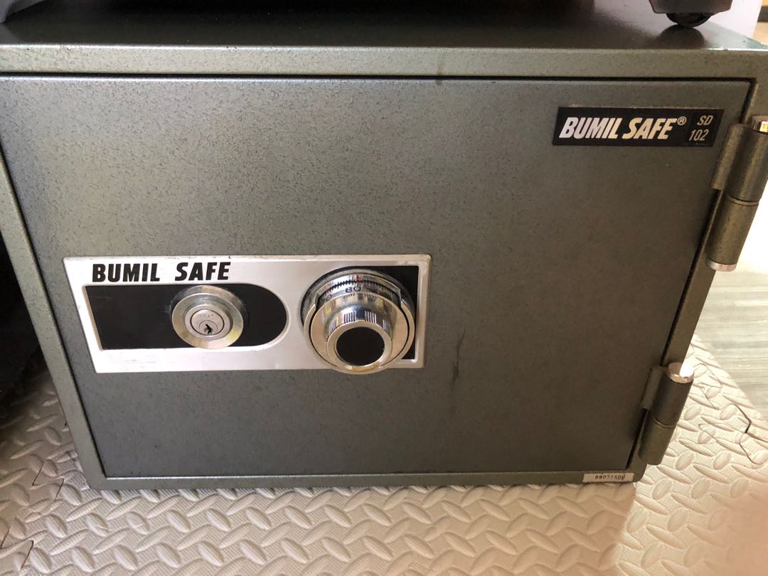 Bumil safe box, Furniture & Home Living, Home Improvement ...