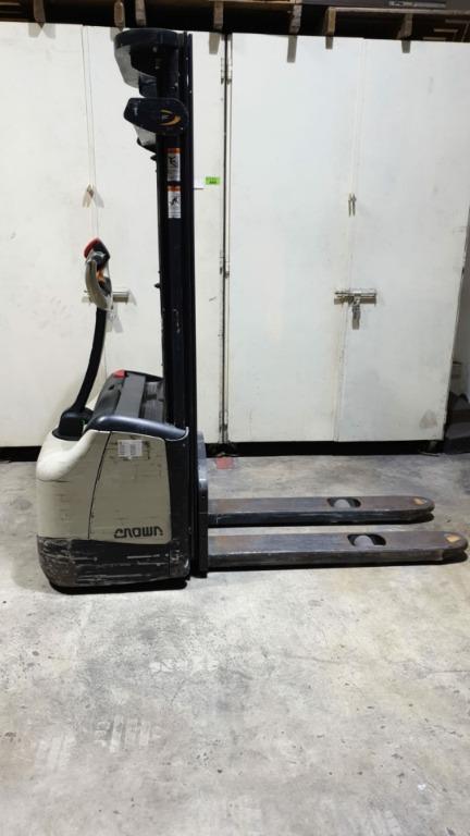 Crown Stackers WF 3000-1.0 TF, Everything Else on Carousell