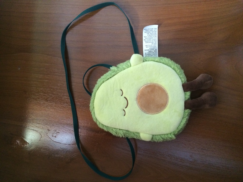 Miniso Avocado Slingbag, Barang Mewah, Tas & Dompet di Carousell