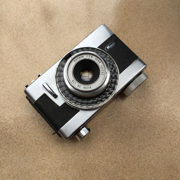 Ricoh auto shot 35/2.8 film camera, Photography, Cameras on Carousell