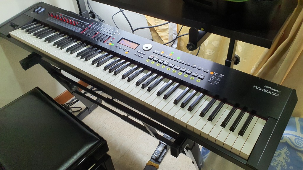 Roland RD-2000 Keyboard (88-key), Hobbies & Toys, Music & Media ...