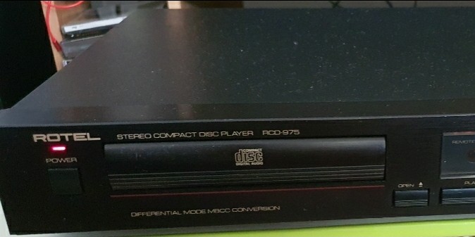 ROTEL RCD -975 CD Player, Audio, Portable Music Players on Carousell