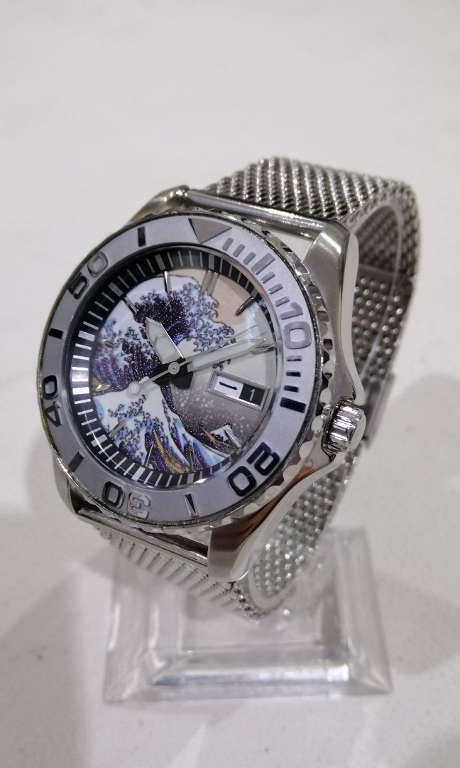 Seiko Kanagawa Great wave Custom watch Let the light shine, 名牌精品, 精品手錶在旋轉拍賣
