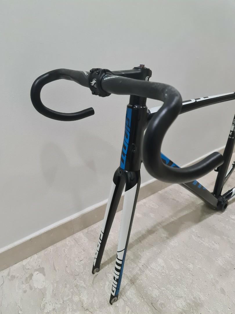 Giant tcr slr 1 frameset, Sports Equipment, Bicycles & Parts, Bicycles ...