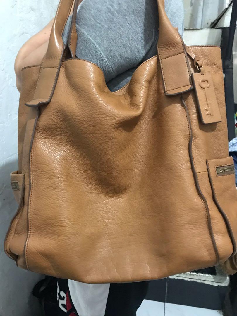 Tas Fossil coklat besar original, Fesyen Wanita, Tas & Dompet di Carousell