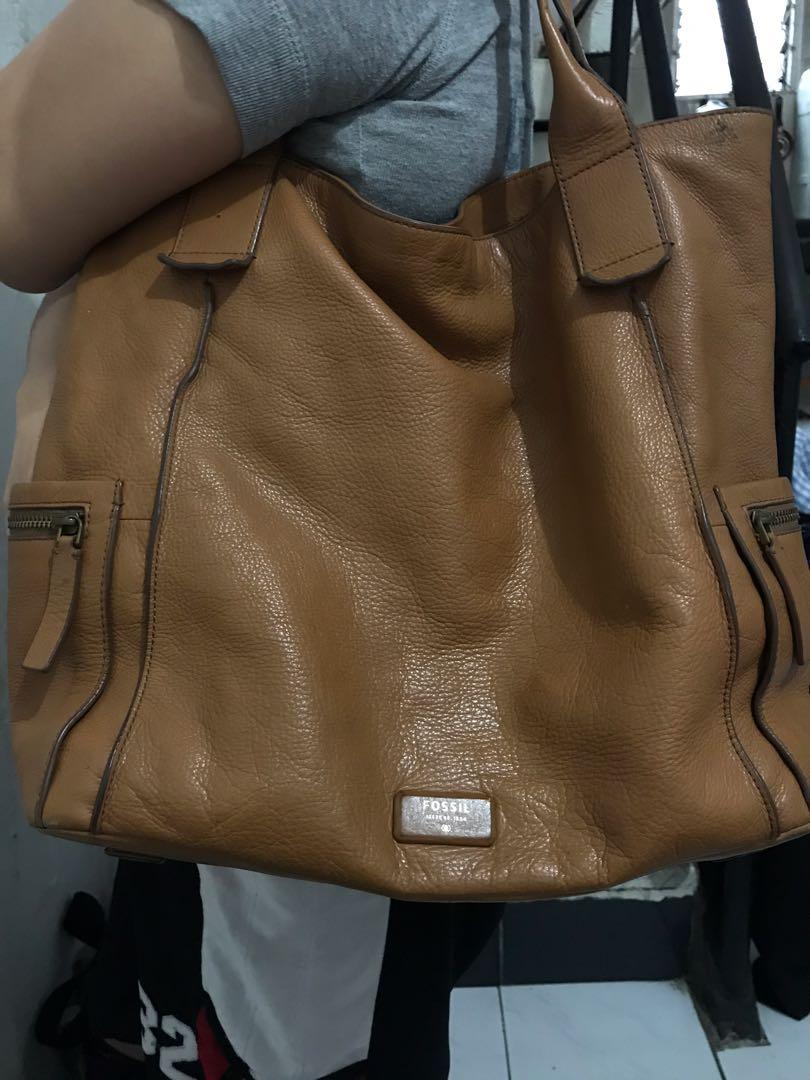 Tas Fossil coklat besar original, Fesyen Wanita, Tas & Dompet di Carousell