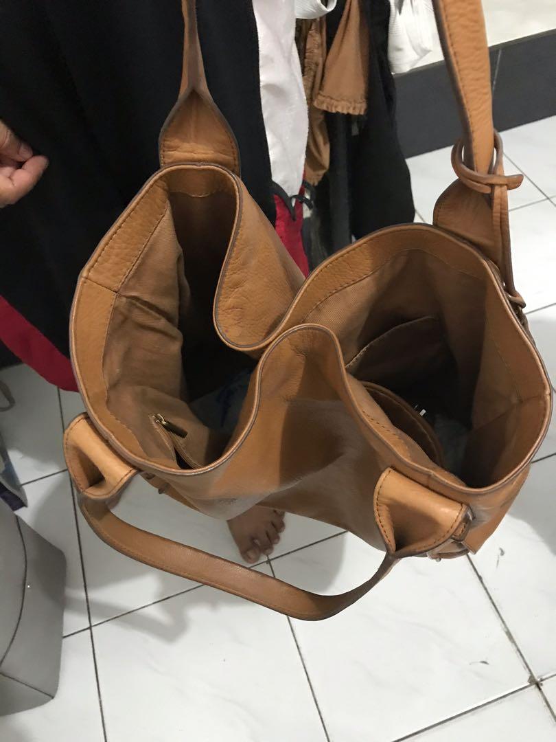 Tas Fossil coklat besar original, Fesyen Wanita, Tas & Dompet di Carousell