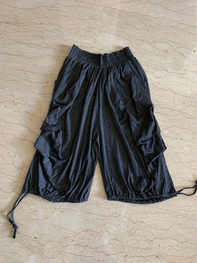 Three quarter pants, Women's Fashion, Bottoms, Other Bottoms on Carousell