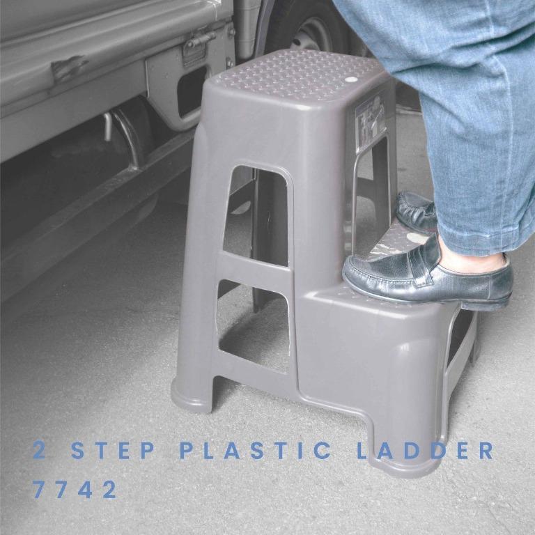 2 STEP TOYOGO LADDER/STOOL, Everything Else on Carousell