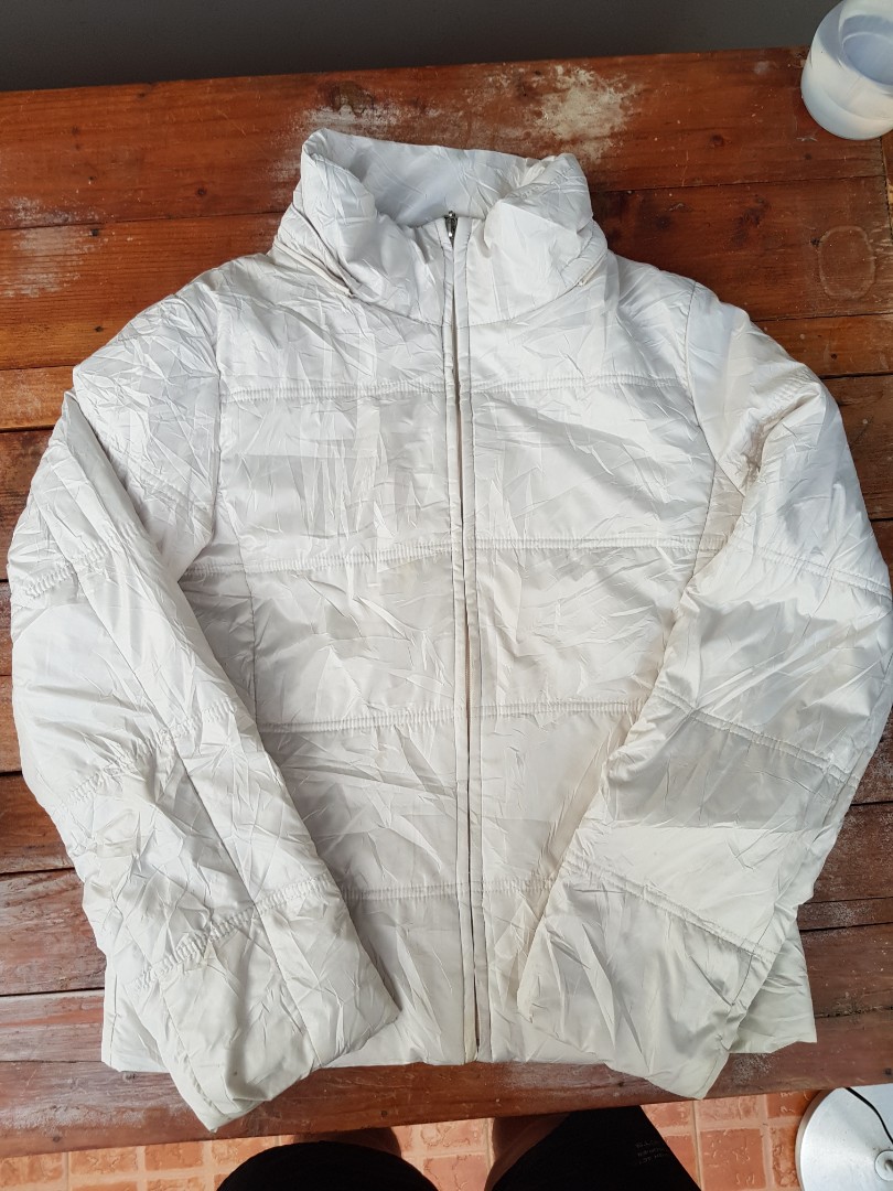 Dirty white puffer jacket, Women's Fashion, Coats, Jackets and ...