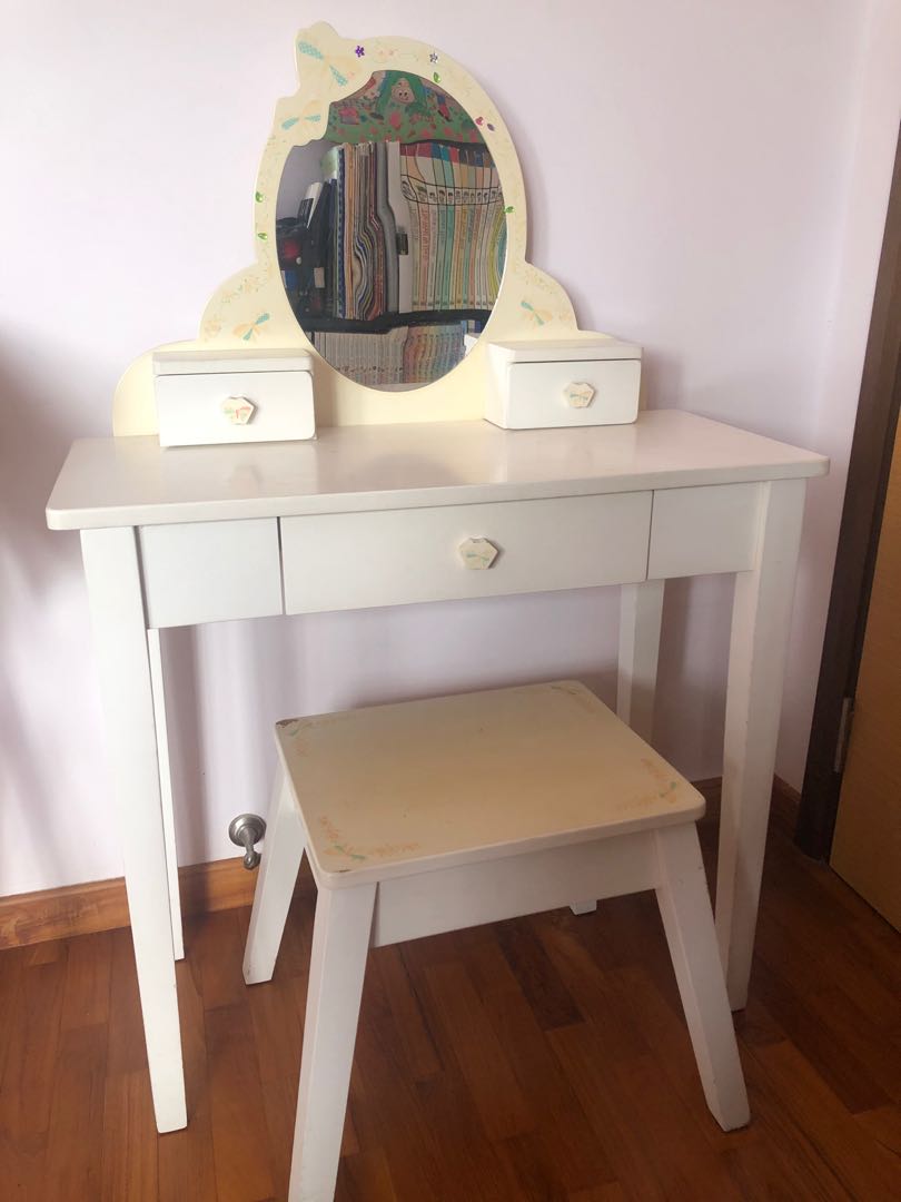 ELC Dressing Table for Kids, Hobbies & Toys, Toys & Games on Carousell