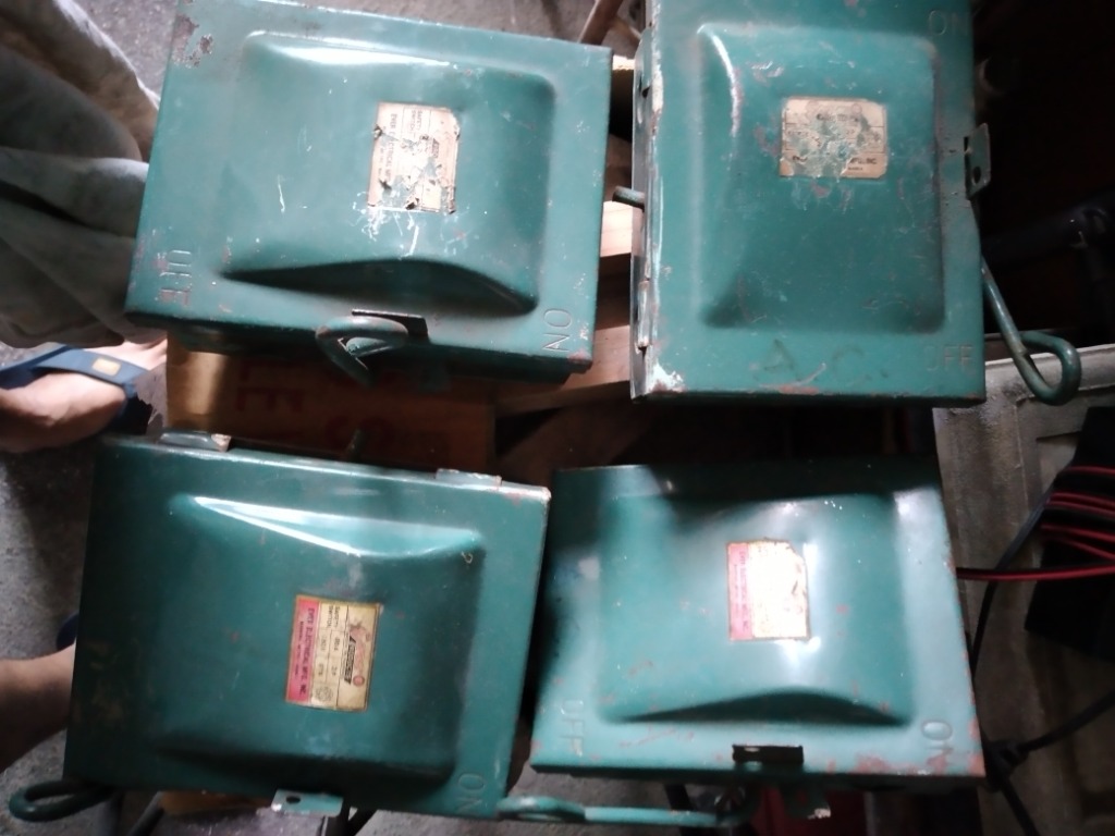 Ever sub meter and ever 30amps fuse box, Commercial & Industrial ...